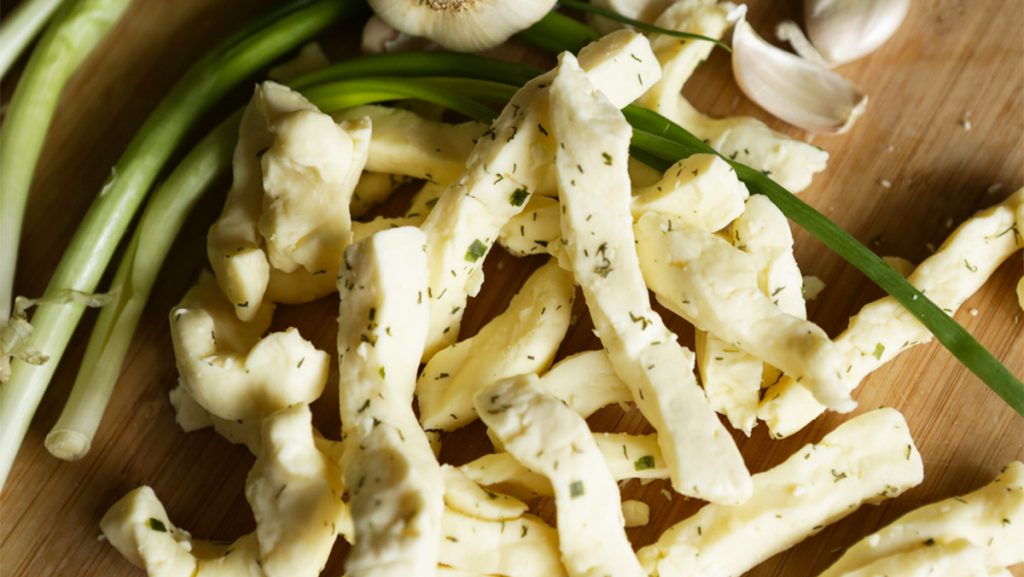 Djathi i Bjeshkëve të Sharrit - Shije Unike nga Tradita Kosovare - AgroWeb