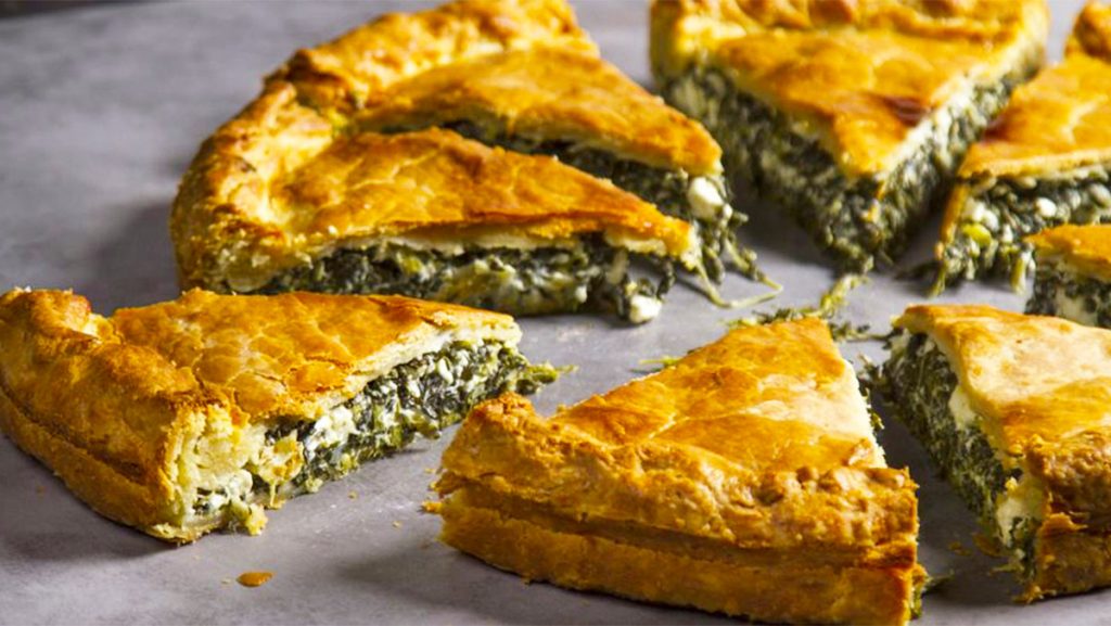Receta Tradicionale e Byrekut me 12 Barishte dhe Monedhë Brenda - AgroWeb