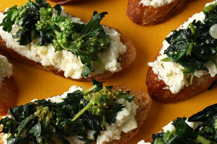 Brusketa me Gjizë dhe Hithra për një Darkë të Shëndetshme - AgroWeb