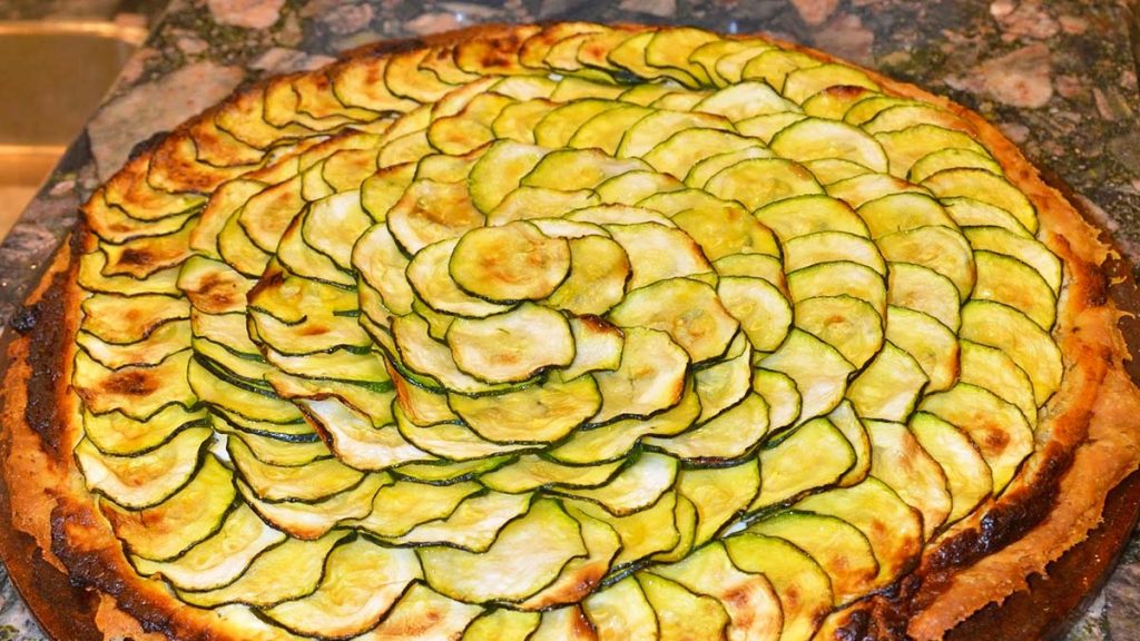 Pite Shtëpie me Kungulleshka dhe Djathë - Shije e Përsosur - AgroWeb