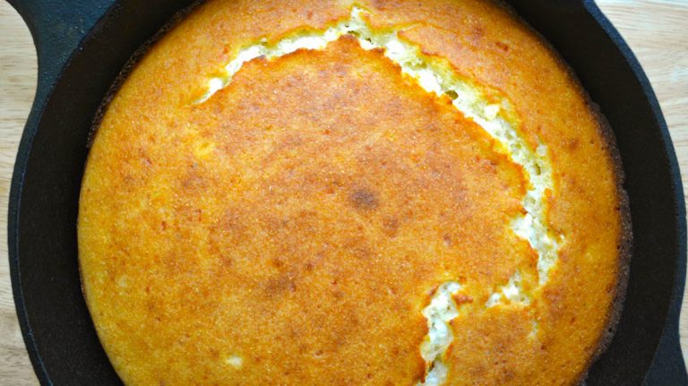 Bukë Misri e Skuqur me Kos dhe Turshi - Receta e Shijshme e Shtëpisë ...