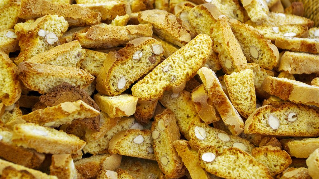 Biskota Shtëpie me Bajame - Receta e Ëmbël më e Preferuar - AgroWeb