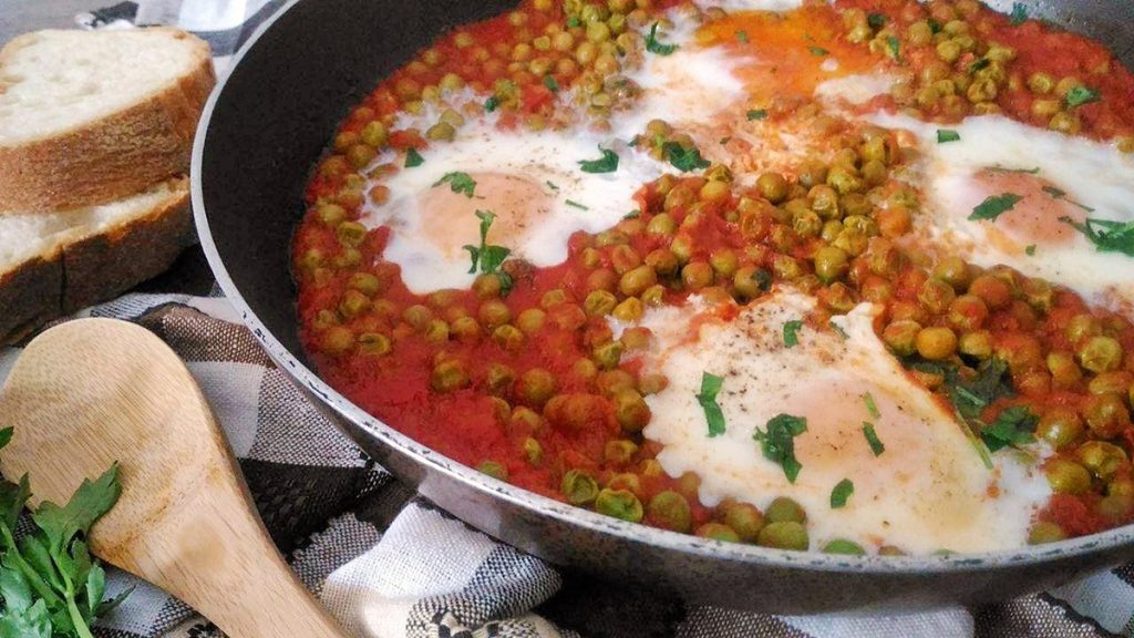 Fërgesë me Bizele dhe Vezë - Shije Perfekte - AgroWeb