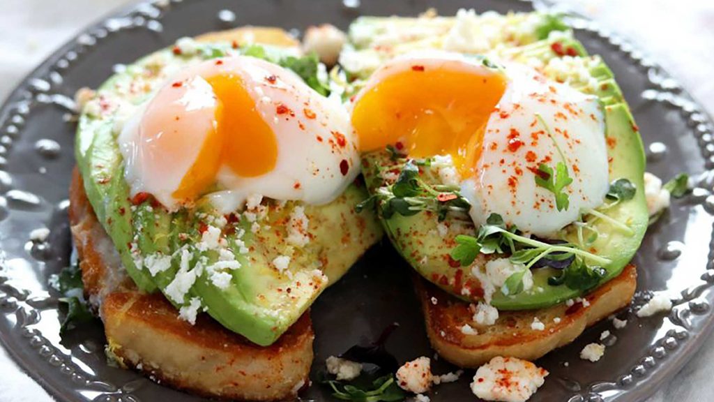 5 Mënyra si të Përgatisni Avokadon në Mëngjes - AgroWeb