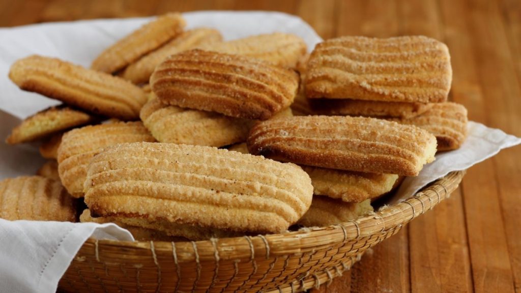 Biskota me Tre Përbërës - Gati në Vetëm 10 Minuta - AgroWeb Biskota me Tre Përbërës - Gati në Vetëm 10 Minuta - AgroWeb