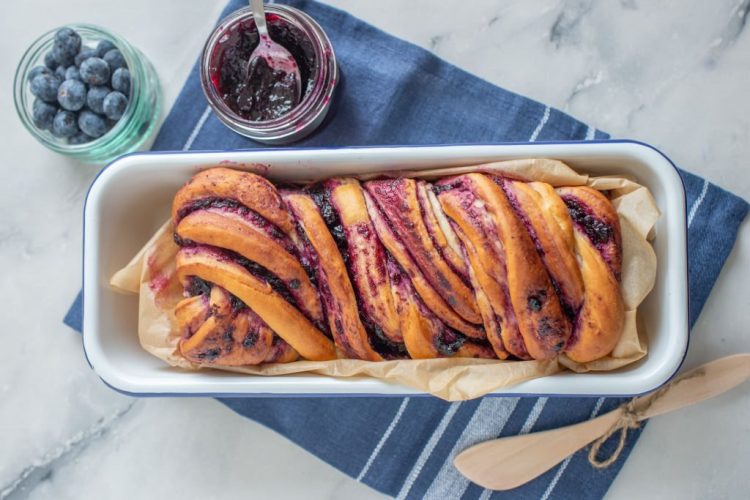 Kek me Boronica dhe Krem Djathi - Shije e Veçantë - AgroWeb